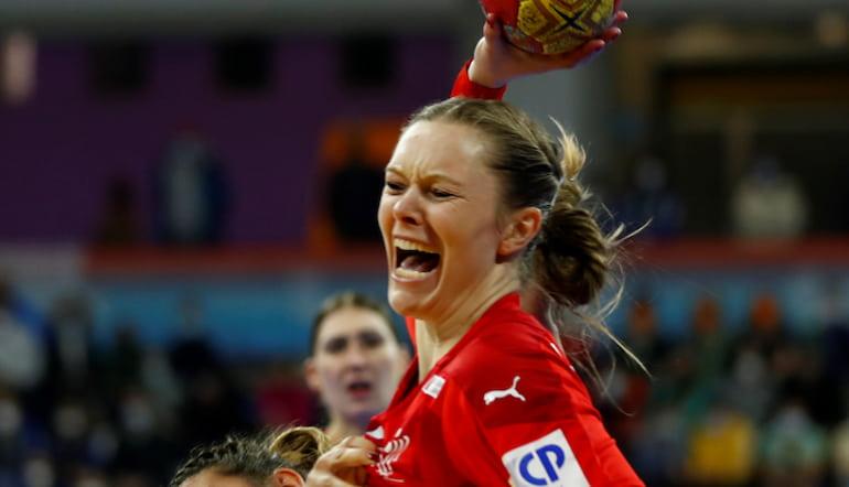 Anne Mette Hansen løn og håndboldkarriere